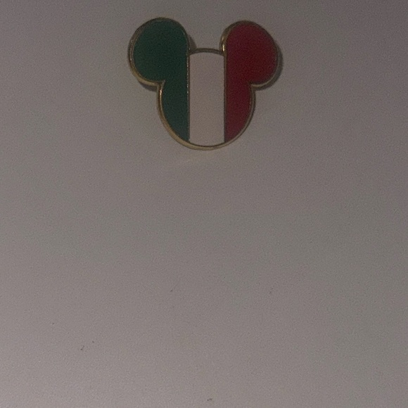Disney | Accessories | Disney Mickey Mouse Italian Flag Pin Green White ...